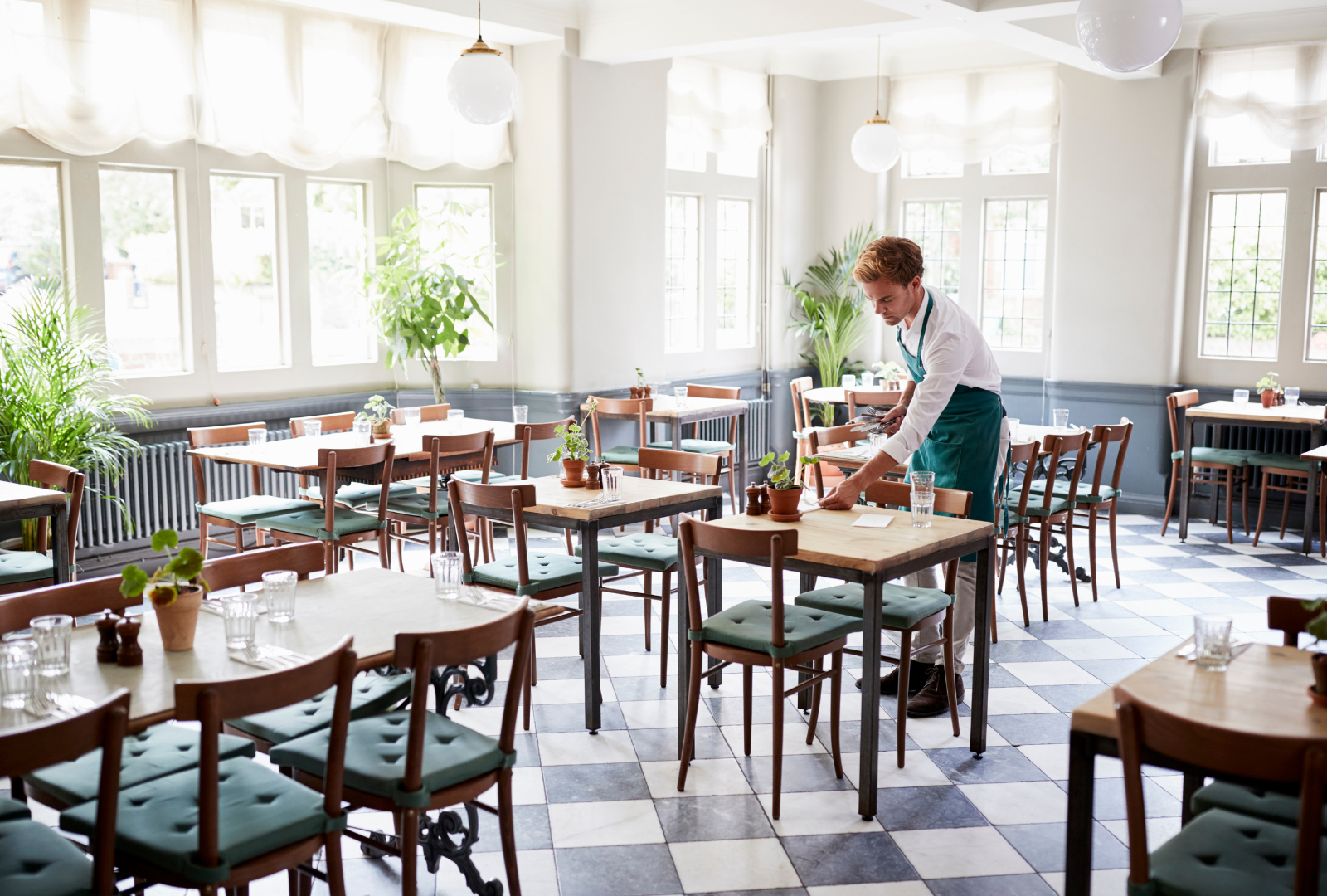 How to Motivate Restaurant Teams | eduMe
